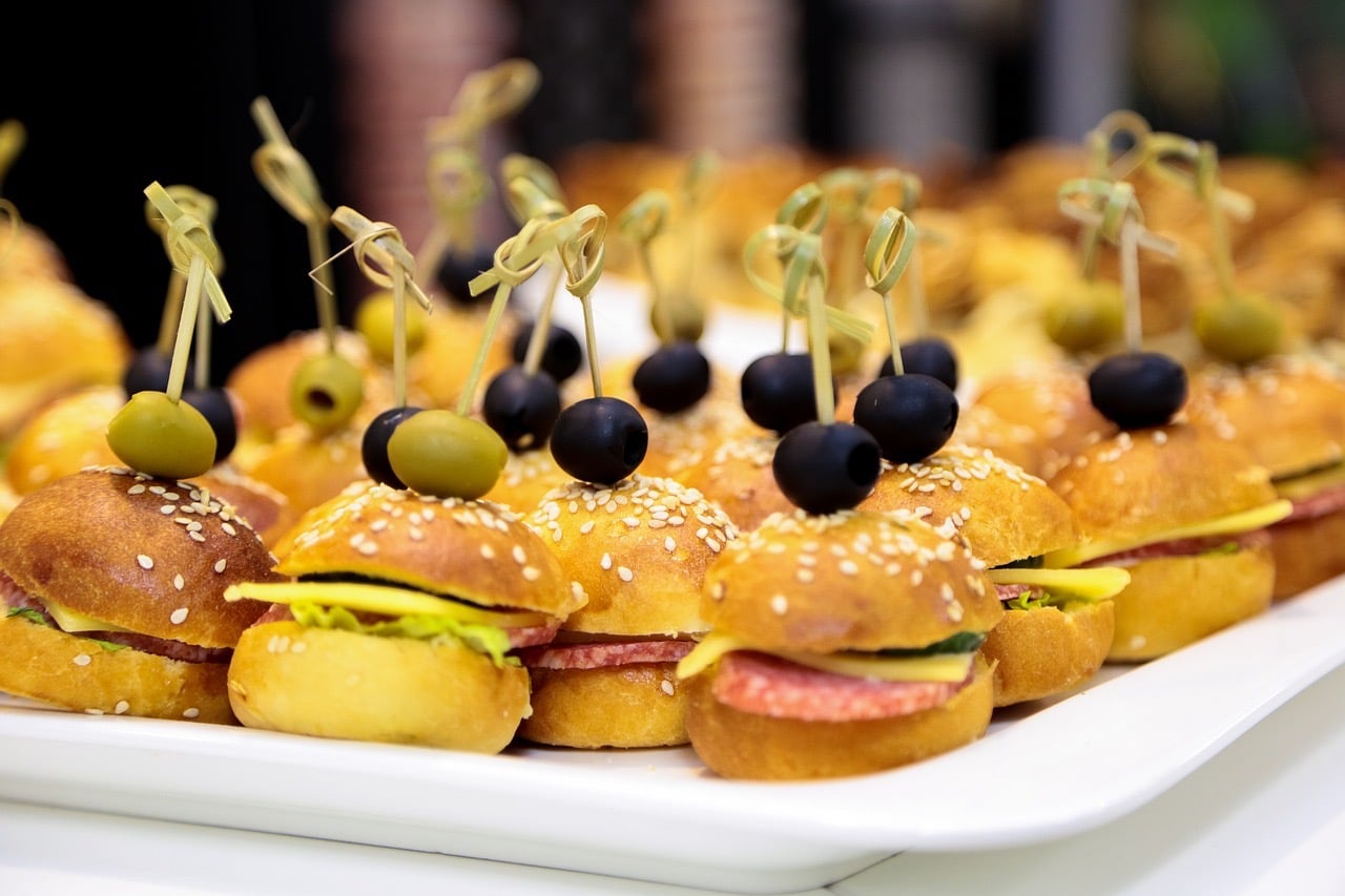 Traiteur livraison domicile - servez des plateaux gourmands
